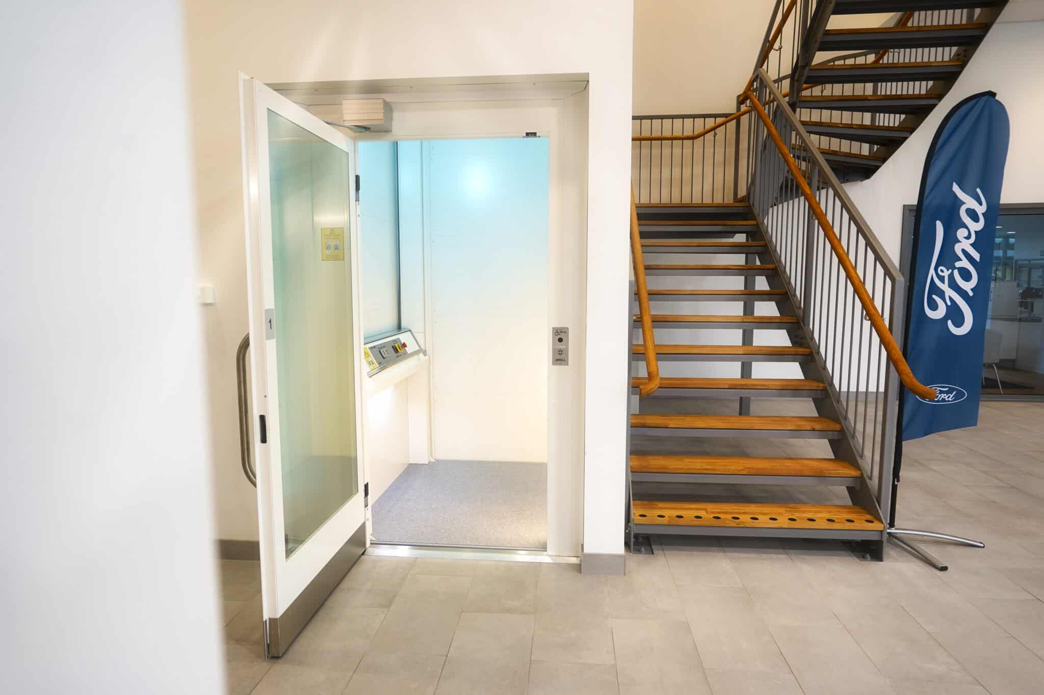 Motala 2000 Platform Lift & Cabin Platform Lift | Gartec UK