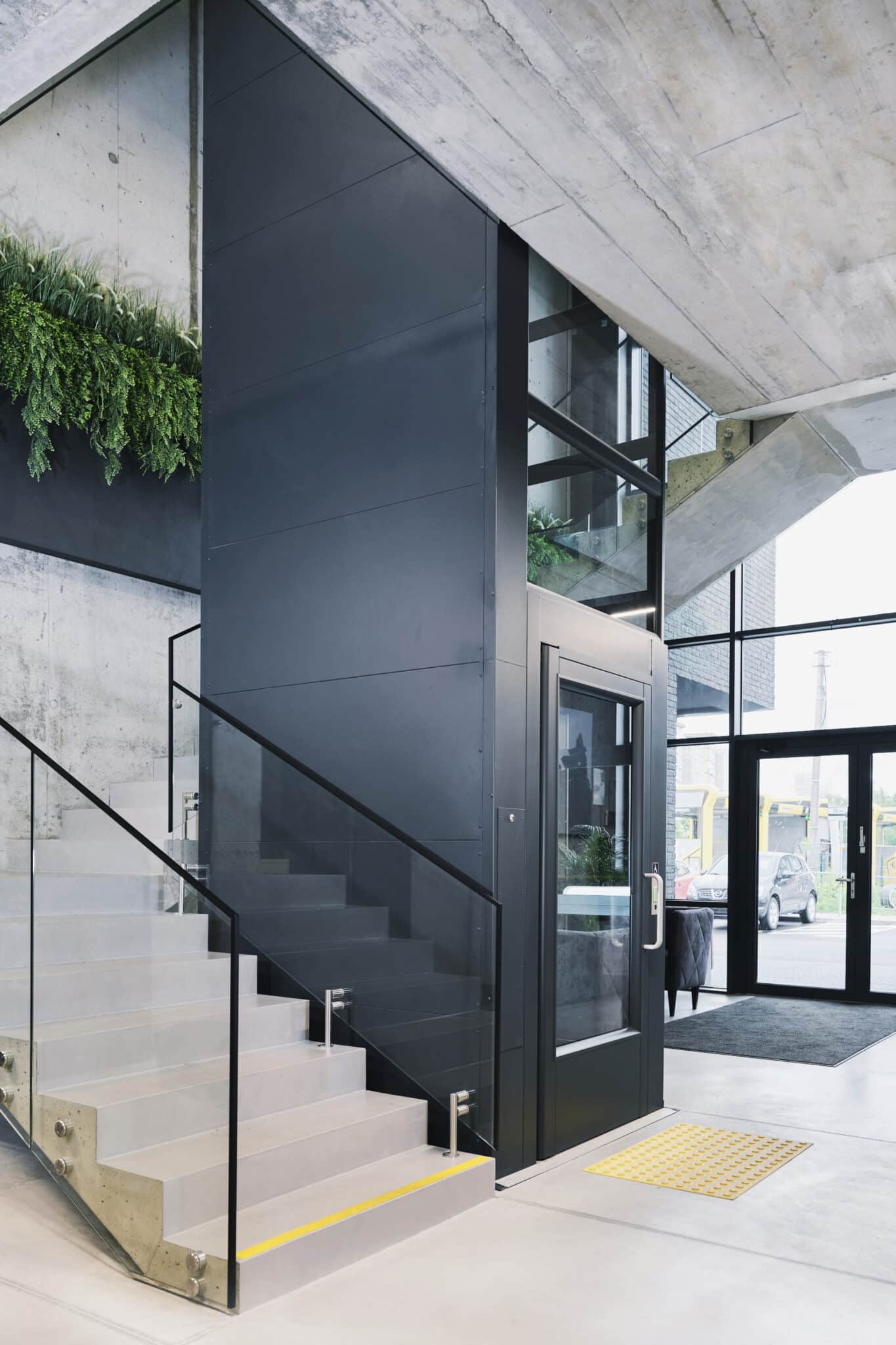 How Do Platform Lifts Work? | Types, Mechanisms, & More